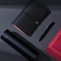 China Temperature Display Thermos Mug in Red Suede Flip Box Perfect for Business Souvenirs for sale
