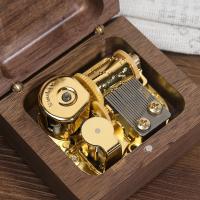 China UV Printing Movement Walnut Octopus Music Box for Desktop Decoration and Creative for sale