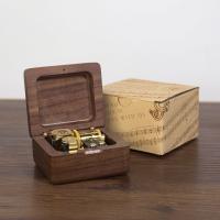 China UV Printing Movement Walnut Octopus Music Box for Desktop Decoration and Creative for sale