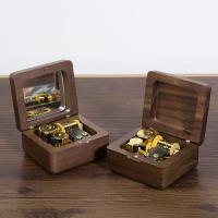 China UV Printing Movement Walnut Octopus Music Box for Desktop Decoration and Creative for sale