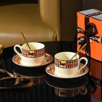 China Silk Screen Printed Handheld Gift Box Makeup Cup Perfect for Promoting Your Business for sale