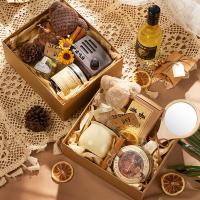 China Forest Style Hand Gesture Gift Box Set Novelty Gifts for Bridesmaids and Groomsman for sale