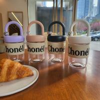 China Summer Hand Enhancement Plastic Cup 450ml Minimalist Text Fresh Cup for Novelty Gifts for sale