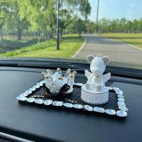 China Wedding Favors Bridal Party Gifts Little Bear Deodorizing Aromatherapy Car Decoration for sale
