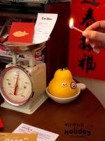 China Yellow Pear Scented Candle Gift Box for Valentine's Day Cute Decoration 2024 Product for sale