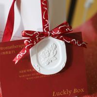 China Customer's Logo Year's Flameless Aromatherapy Gift Set Perfect for Travel Agency Gifts for sale