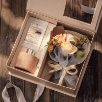 China Carnation Bouquet Gift Box The Perfect Gift for Teachers and Mothers on Their Special Day for sale