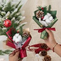 China Festive Christmas Bouquet with Dried Flowers and Cotton Target End User Travel Agency for sale