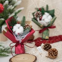 China Festive Christmas Bouquet with Dried Flowers and Cotton Target End User Travel Agency for sale