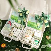 China Customized Giveaway Gift Set Fresh Handbasket Souvenirs in Rattan Basket for Daily for sale
