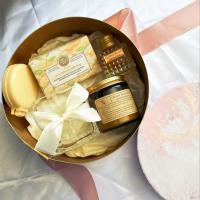 China Eco-friendly Material Customized Pink Gift Set for Banquet Gifts and Wedding Gifts for sale