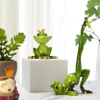 China Promotion Decorate Gifts Glass Yoga Frog Resin Craft for TV Cabinet and Wine Cabinet for sale