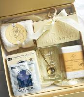 China Personalized Wedding Gift Set Towel Soap Water Cup Oolong Tea and Creative Candy Box for sale