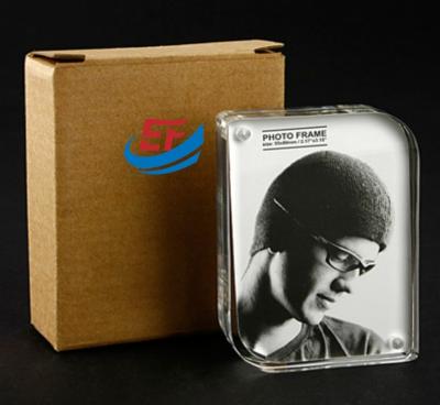 China 11x17 8.5x11 8x10 6x8 5x7 4x6 Inch Clear Acrylic Frameless Magnetic Photo Frame for sale