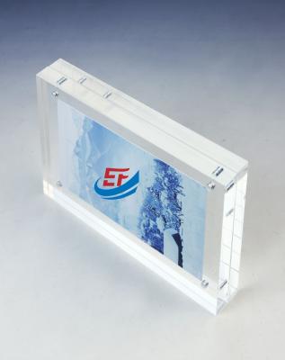 China Rectangle 5x7 Clear Transparent Acrylic Block Picture Frame With Magnet for sale