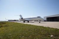 China 2017 Bombardier Global 6000 Business Jet with 13-Passenger Interior, Rolls-Royce BR710A2-20 Engines, and Rockwell Collins Venue CMS for sale