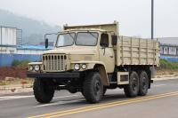 China Dongfeng EQ2082 EQ240 25Y 6x6 Off Road Cargo Truck 2.5 Ton Heavy Duty Diesel Vehicle with Winch and Dual Fuel Tanks for sale