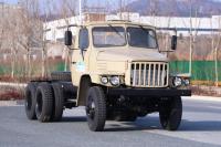 China 6x6 Long Nose EQ2082E6D Hero Truck - Dual Fuel Tank 2.5T Three Axle Vehicle - 44100N Winch Offroad Export Chassis for sale