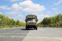 China Dongfeng 4×2 Off-road Cargo Truck with Foldable Seats, Export Version for sale