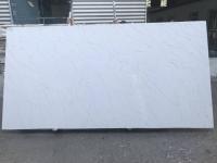 China Light Grey Vein Calacatta Quartz Countertops Acid Resistant Polished Finished for sale