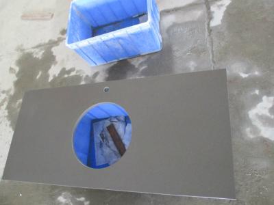 China Fine Grain Granite Solid Quartz Countertops For Kitchens 7Mohs Hardness Grey Color for sale