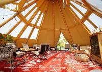 China Canvas Luxury Glamping Tents Safari Wooden Pole Custom Camping Tipi Tents for sale