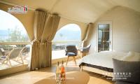 China Waterproof Shell Shape Luxury Glamping Tent Wind Load 120km/h for sale