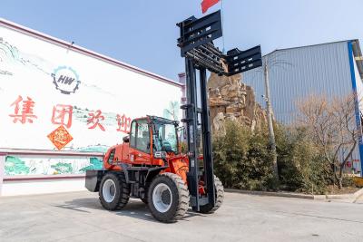 China Safety Rough Terrain Straight Mast Forklift Up To 5Mph Travel Speed for sale