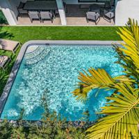 China Uv Resistant Artificial Grass Turf Comfortable Pe/Pp Lawn With 1.57 Pile Height for sale