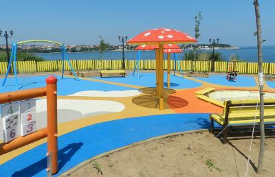 China Customized EPDM Rubber Running Track Surface Excellent Weather / Abrasion Resistance for sale