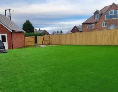 China Customized Uv Resistant Artificial Turf / Premium Lawn Turf 4m*25m Drainage Capacity for sale