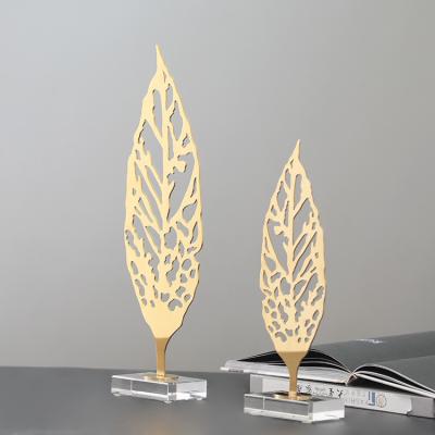 China Home Stainless Steel Gold Leaf Sculpture Arts And Crafts for sale