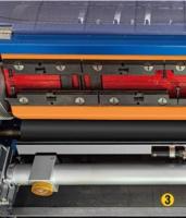 China Paper Polishing Overall Coating UV Varnishing Machine 1200mm Two Towers for sale