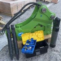 China Jack Hammer Stone Breaker SB10 SB20 SB30 Open Type Hammer For 0.8-5 Tons Mini Excavator Attachment Parts for sale