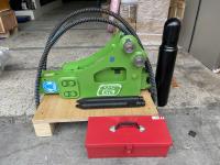 China SB81 SB70 SB43 SB50 SB60 SB10 Excavator Parts Accessory Attachment Side Type Hydraulic Breaker Hammer for sale