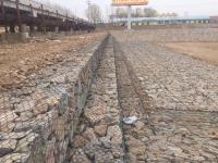 China 2.0mm Galvanized Steel Wire Gabion Basket Mesh With 80*100 Mesh Size And 50-100 Stone Size for sale