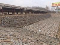 China 2.0mm Galvanized Steel Wire Gabion Basket Mesh With 80*100 Mesh Size And 50-100 Stone Size for sale