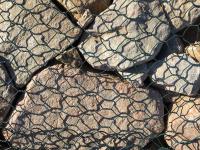 China 2.0mm Galvanized Steel Wire Gabion Basket Mesh With 80*100 Mesh Size And 50-100 Stone Size for sale