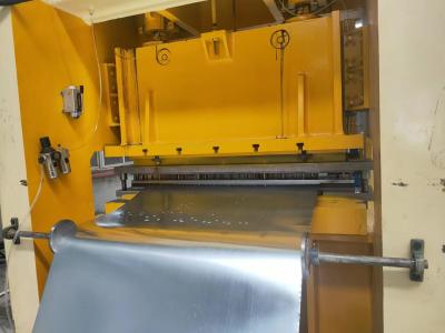 China Anodizing Perforated Mesh Machine Customized Thickness for sale