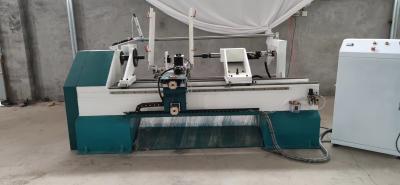 China Automatic loading Wooden poles CNC wood turing lathe CNC wood lathe for sale