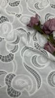 China Elegant Beauty Embroidered Guipure Lace Fabric Luxary High Quality Special Design for sale