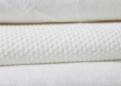 China Breathable Spunlace Nonwoven Fabrics Wet Wipes Raw Material Strong Water Absorption for sale