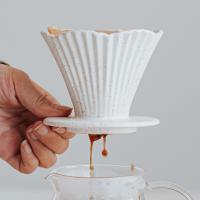 China Straight Ceramic Reusable Hand Brew Coffee Filter Cup Convenient For Office And Home for sale