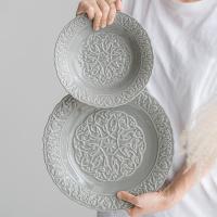 China Business Gifts Retro Ceramic Bowl Plate Set French Dinner Plate Embossed Dinnerware Set for sale