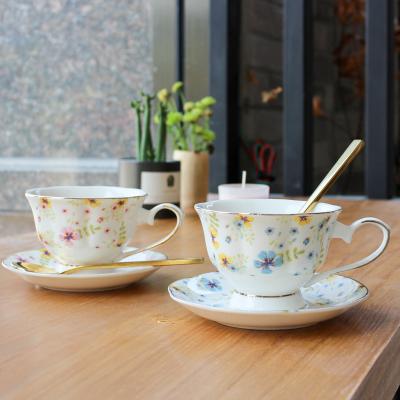 China Serve Your Guests In Style With This Turkish Tea Set Includes Ceramic Cups And Saucer for sale