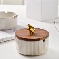 China 2024 Father'S Day Gift Round Ceramic Ashtray With Lid Luxury Vintage Porcelain Design for sale