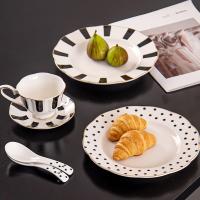 China English Royal Bone Dinnerware Sets For 6 People Luxury And Sustainable European Style for sale