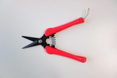 China Non Slip Plastic Handle Multi Purpose Snips 167mm Length for sale