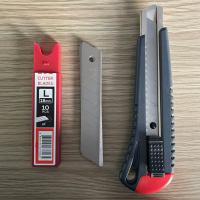 China Smooth Effortless Cutting Width 18mm Knife Blades 8 Segments Sk2 High Carbon Steel Thickness 0.5mm for sale