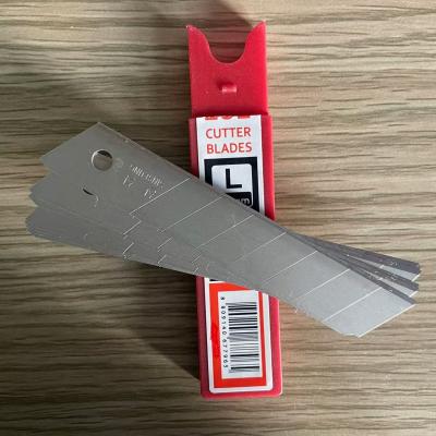 China 8 Segments Silver 18mm Cutting Knives For Versatile Cutting Applications for sale